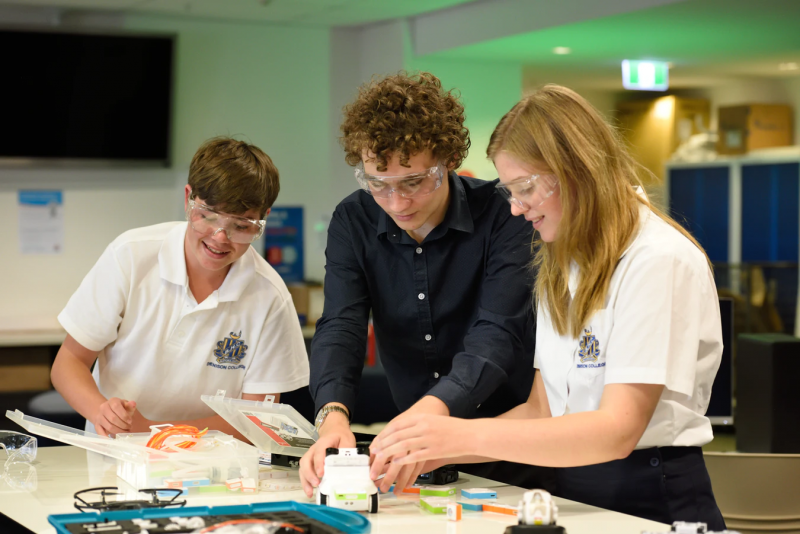 Sticking to My STEM Resolutions in 2020 - STEM Supplies